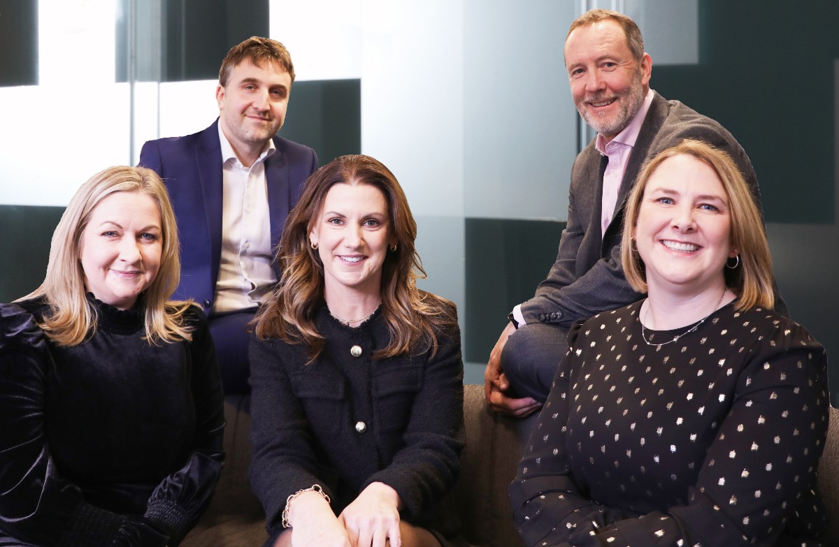 AMOSS LLP | Leading Commercial Law Firm - AMOSS LLP